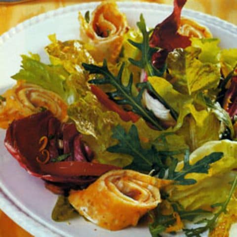 Bunter Blattsalat Rezept - [LIVING AT HOME]