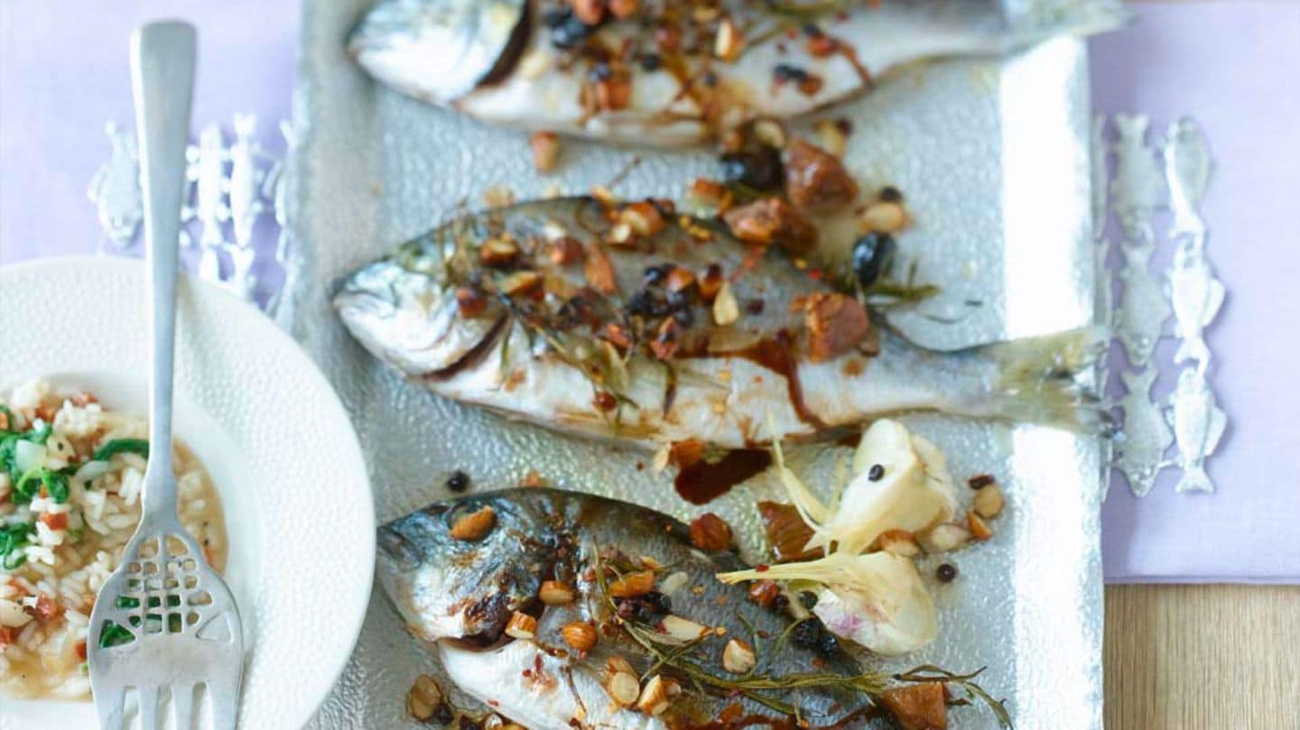 Doraden mit Mandeln Rezept - [LIVING AT HOME]