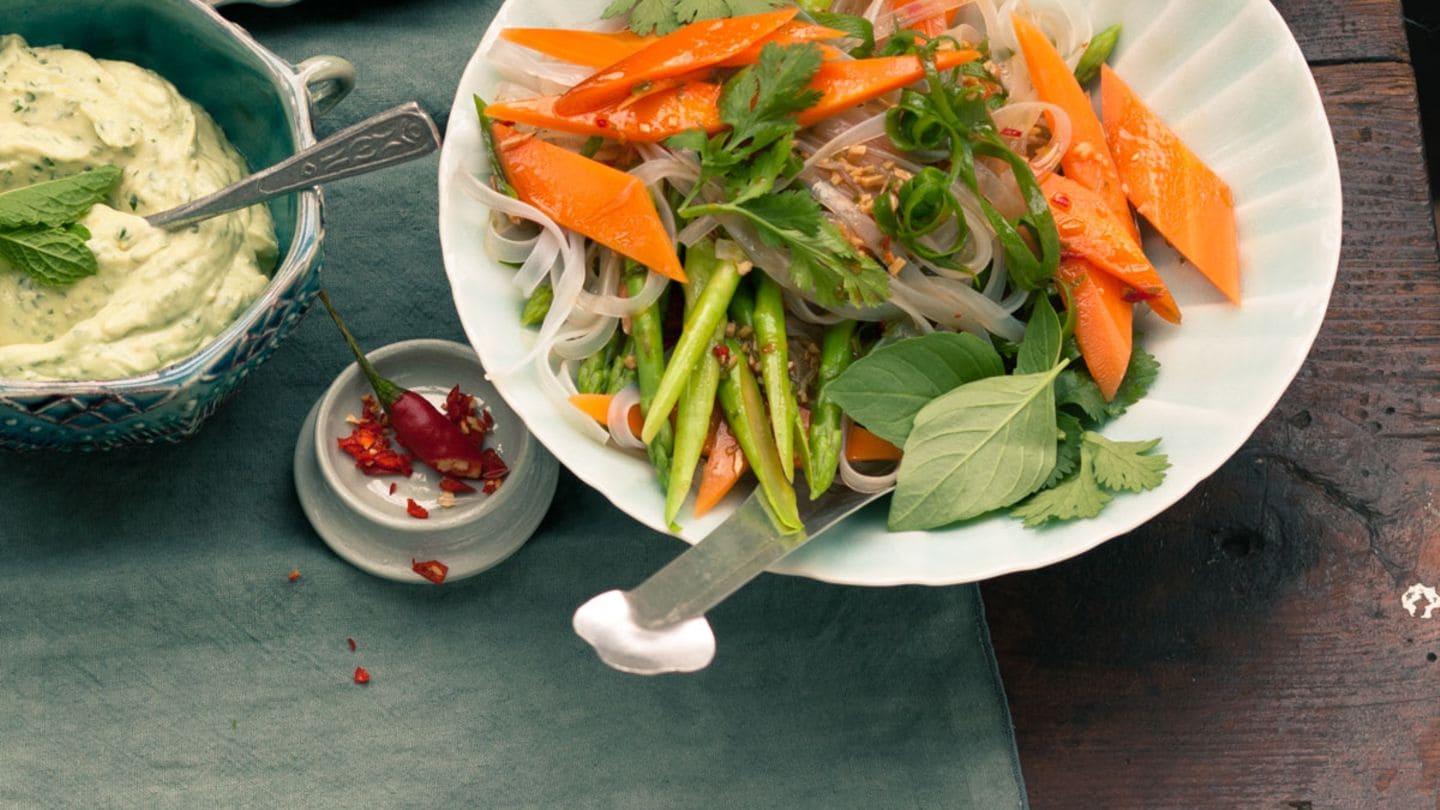 Asia-Salat Rezept - [LIVING AT HOME]